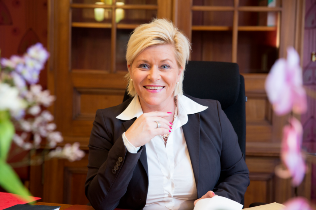 Klar beskjed fra Siv Jensen | Human Rights Service Klar beskjed fra Siv Jensen | Human Rights Service