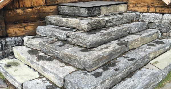 Forvitring av fellesskapet | Human Rights Service